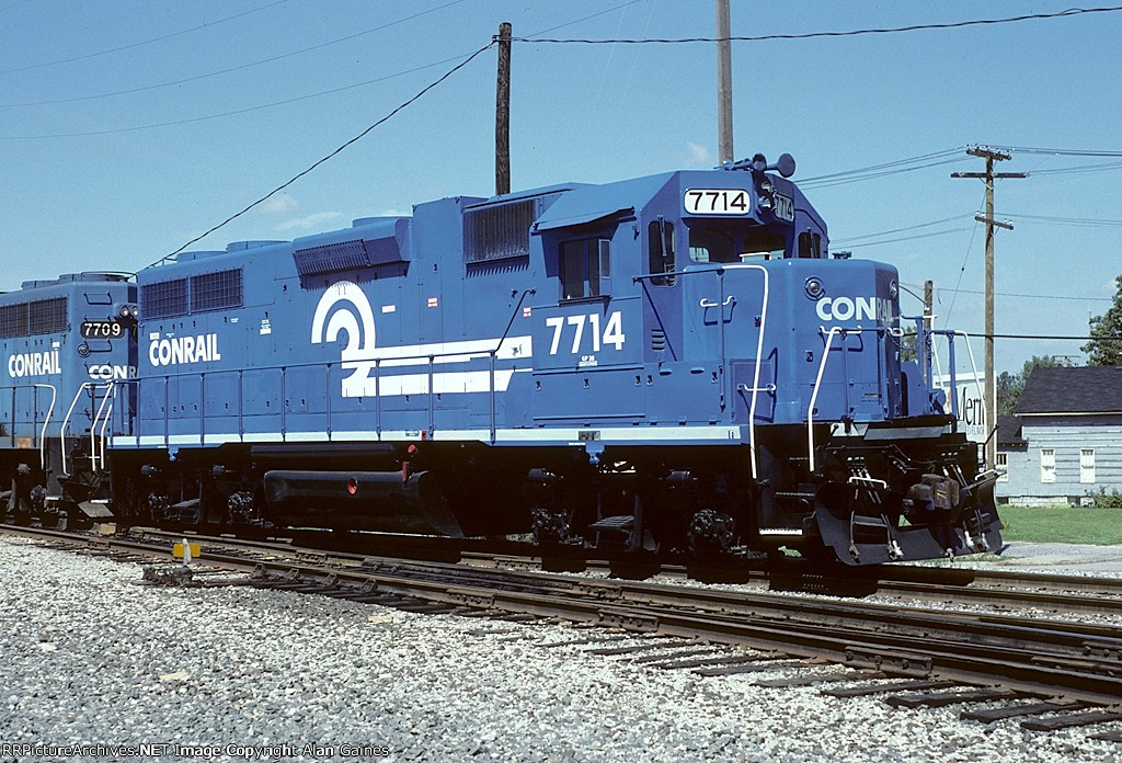 CR GP38 7714